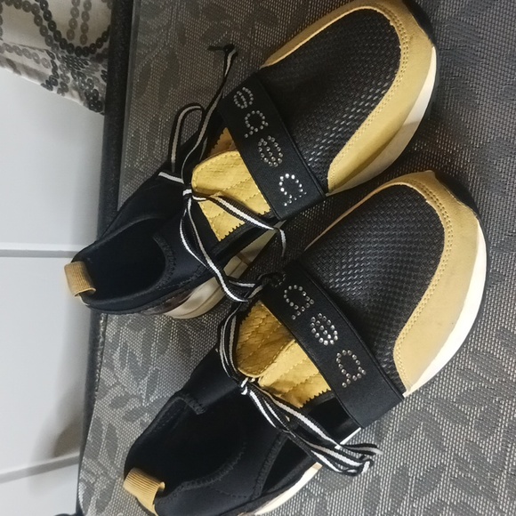 bebe | Shoes | Bebe Ladies Sneakers Black Gold 85m | Poshmark